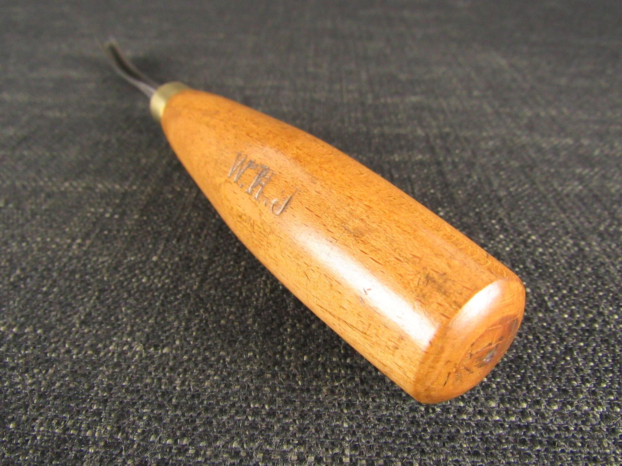 CHARLES HILL 5/16 inch Curved V Carving Gouge *SOLD*