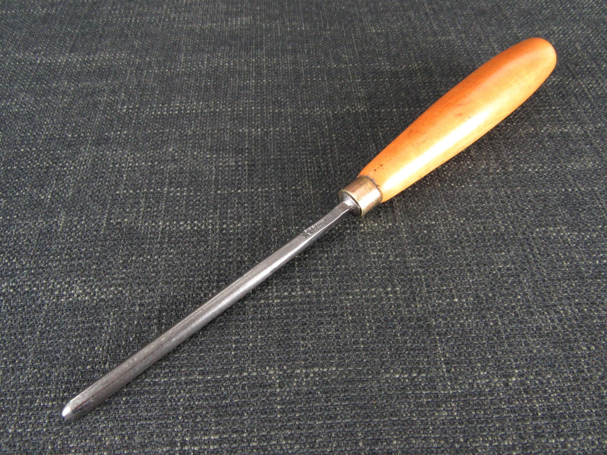 SJ ADDIS London 3/16 inch No 10 Deep Carving Gouge - 5mm