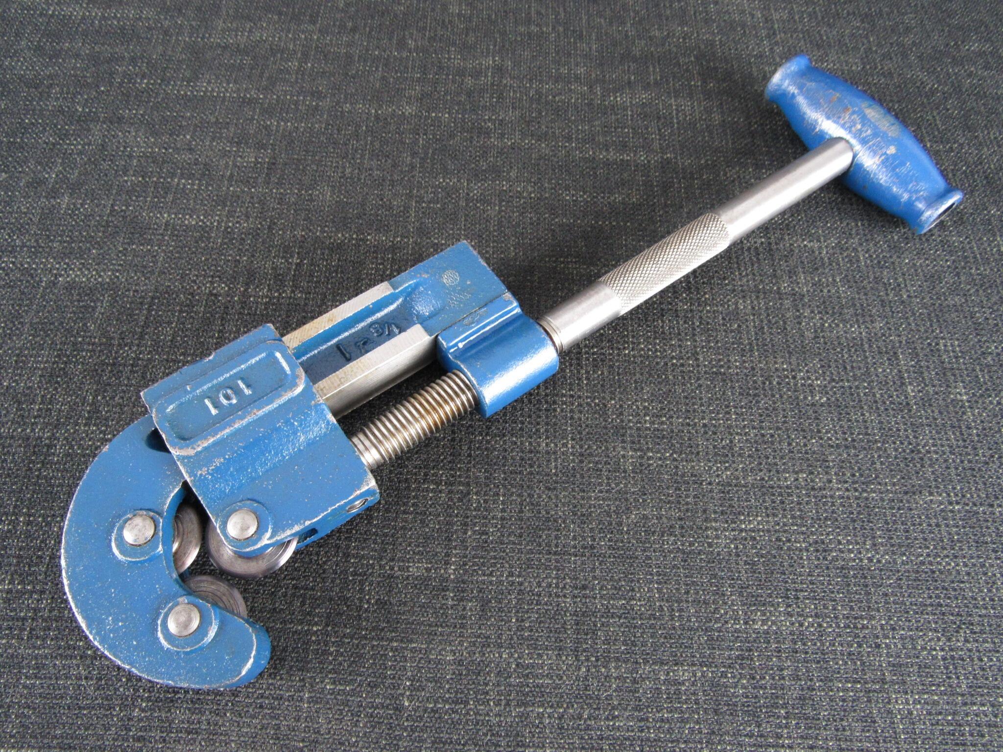 RECORD 101 Pipe Cutter
