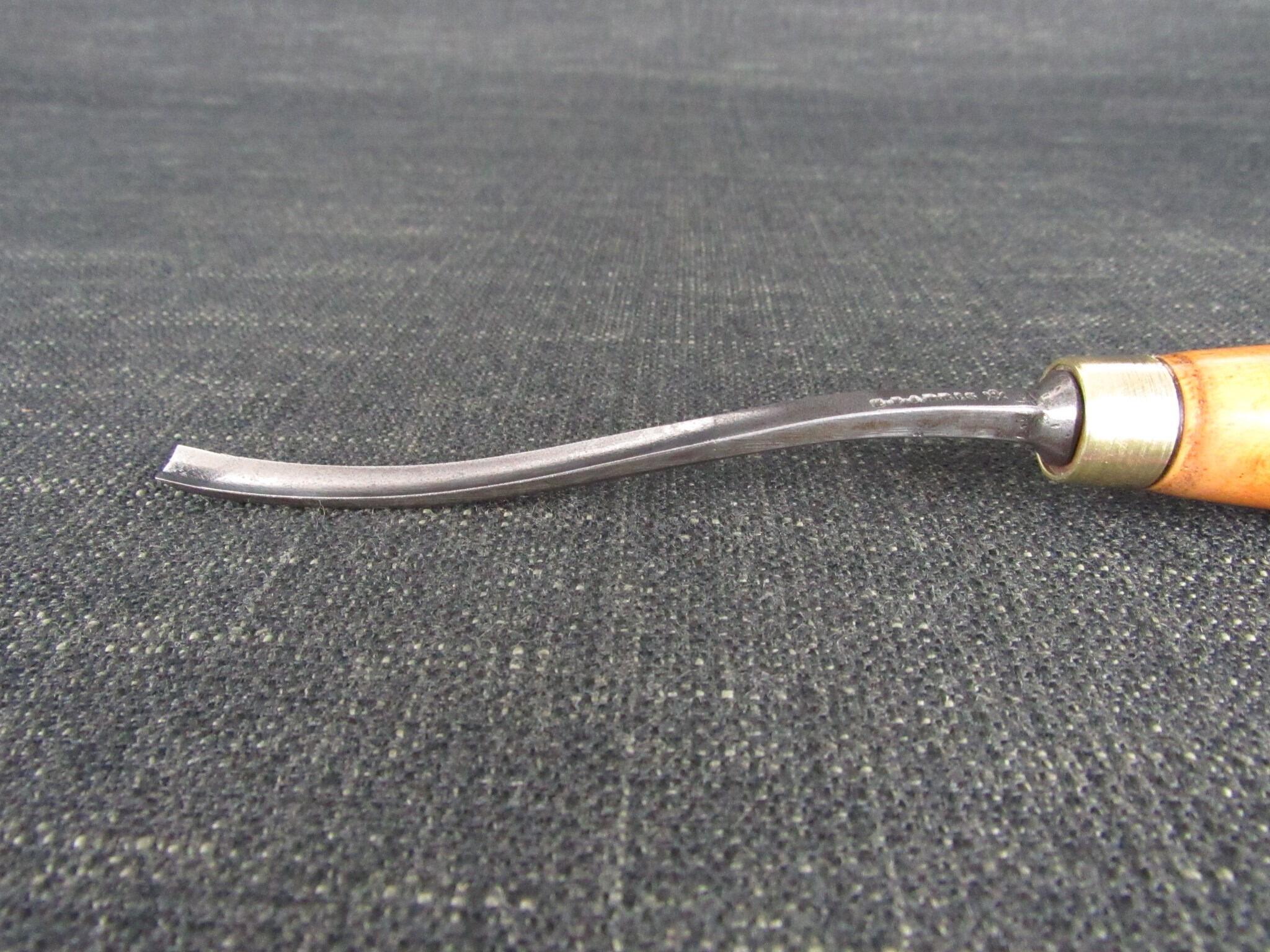 SJ ADDIS London Curved Carving Gouge - 5/16 inch 8mm