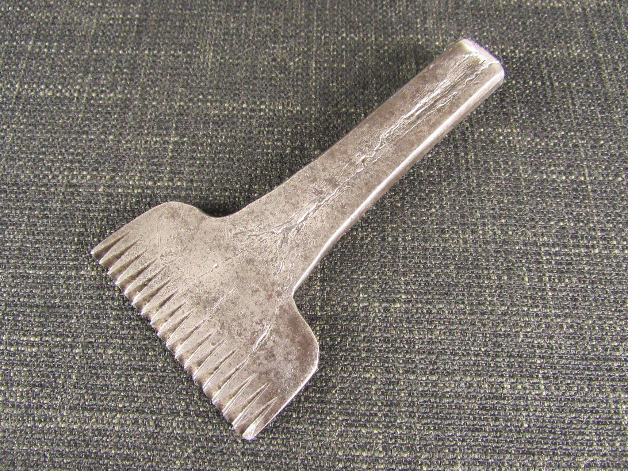 Large Pinking Iron Punch - 2 1/2 inch *SOLD*