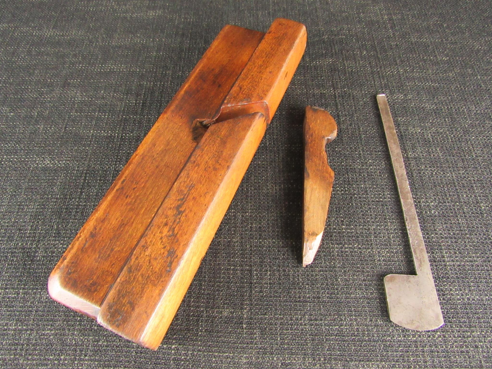 Rare JOHN LAYTON Early Moulding Plane *SOLD*