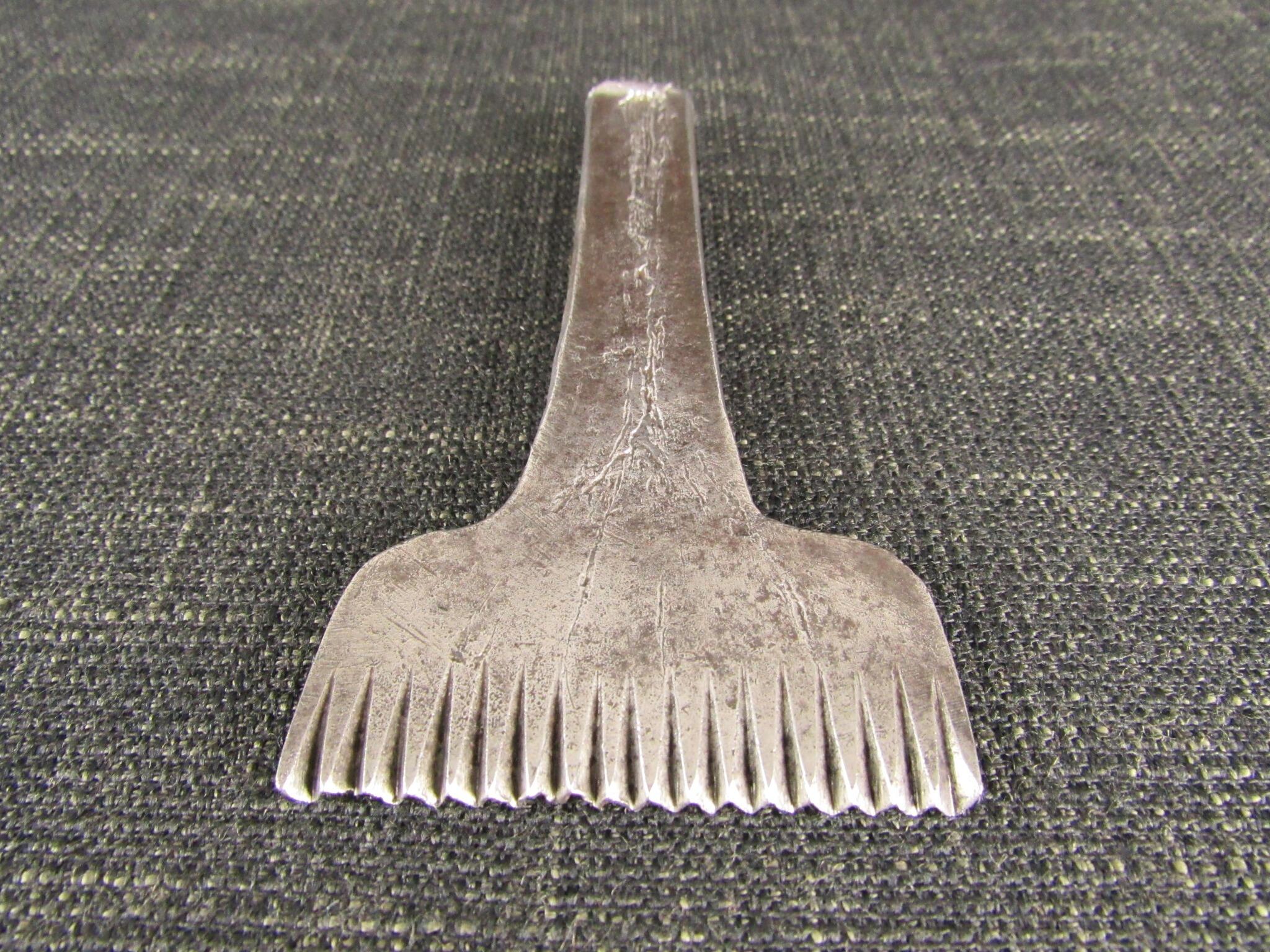 Large Pinking Iron Punch - 2 1/2 inch *SOLD*