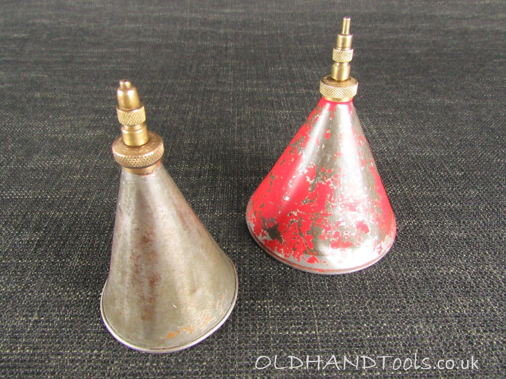 2 x VALVESPOUT Oil Cans *SOLD*