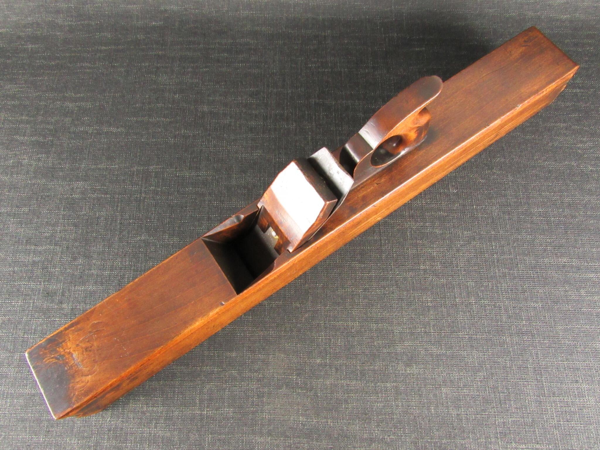 28 inch Wooden Jointer Plane by ROUTLEDGE Late THOMAS *SOLD*