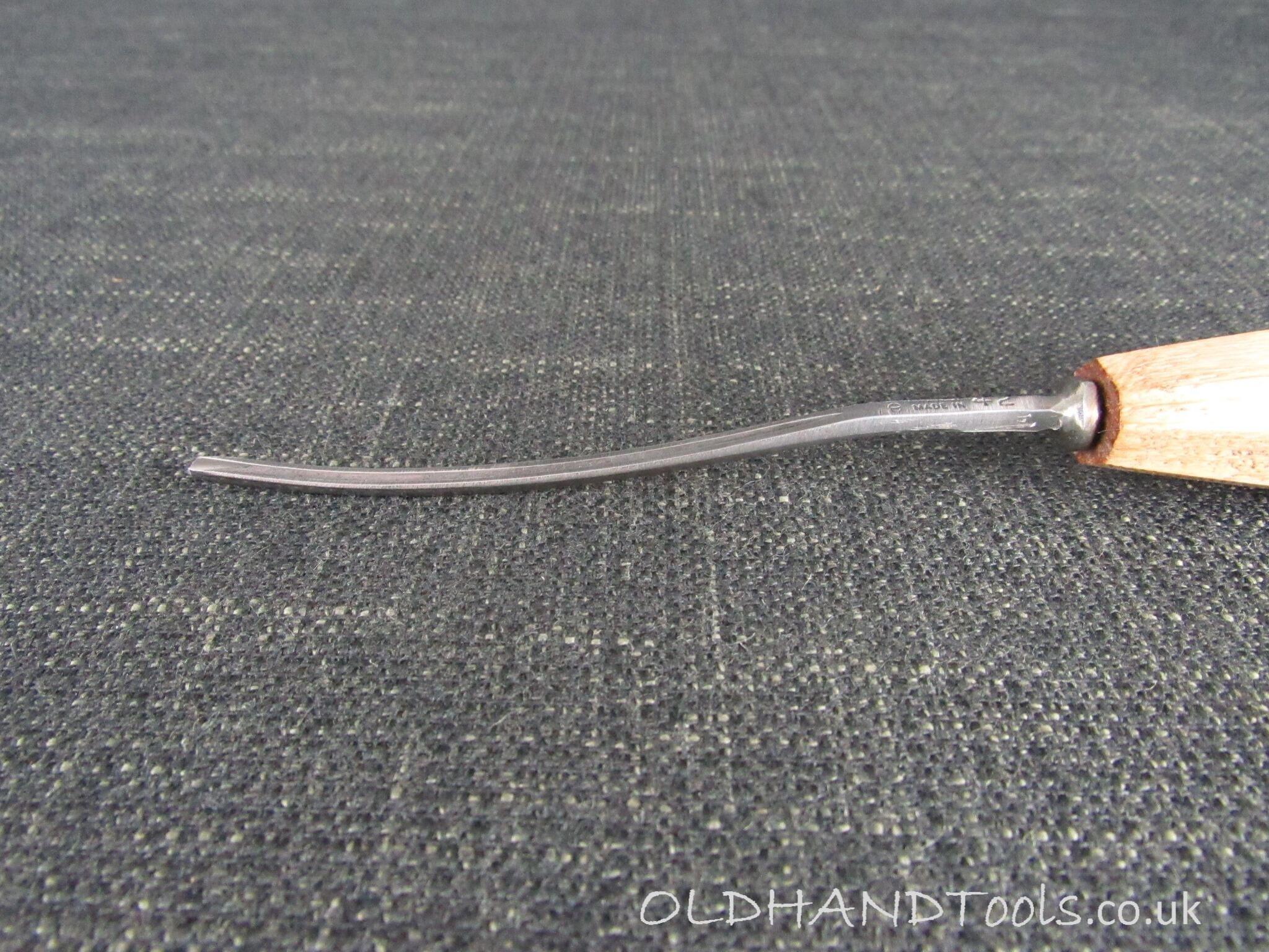 HENRY TAYLOR Curved V Caving Tool - 3mm 1/8 inch