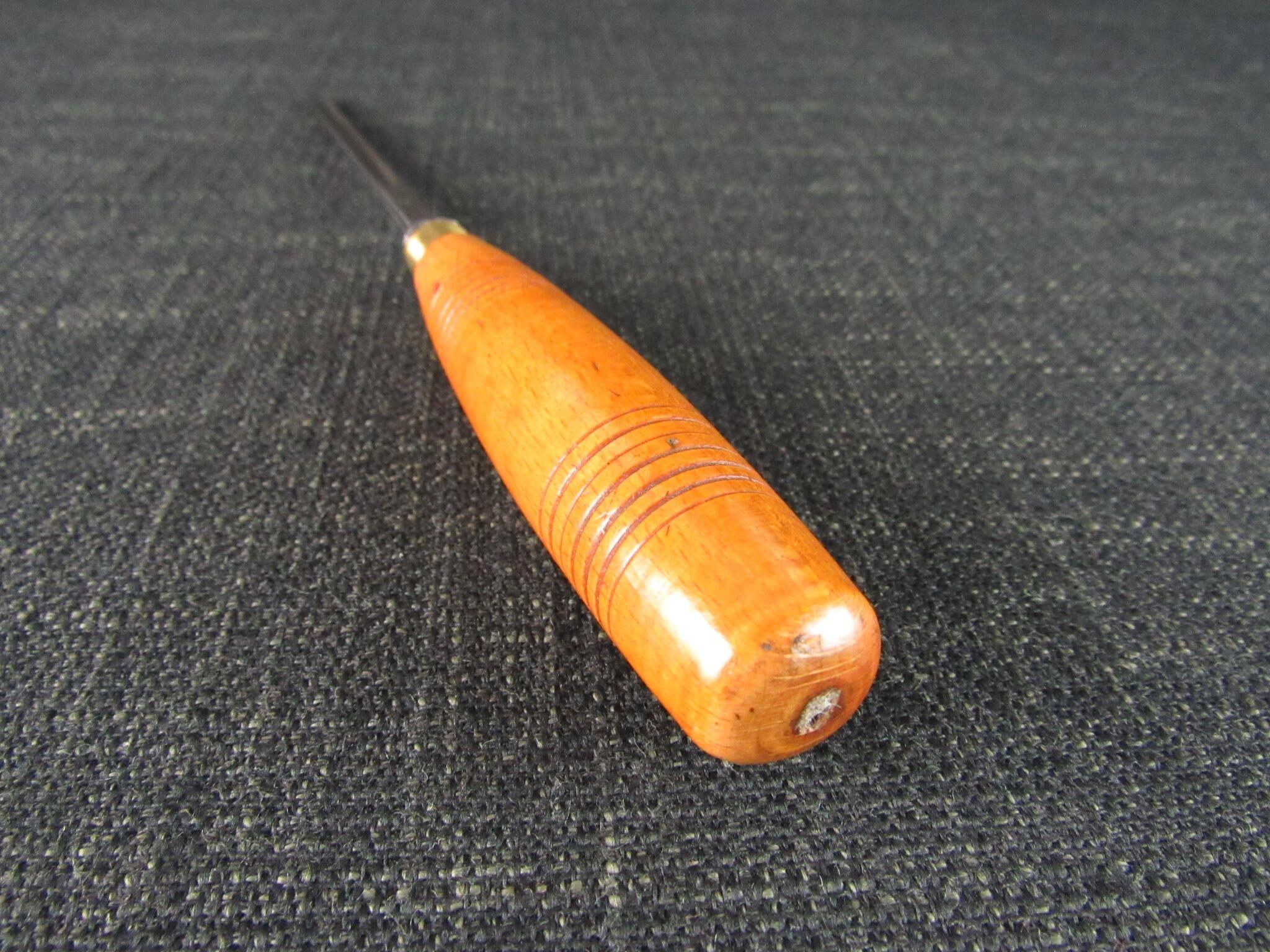 JB ADDIS 5/32 inch No 7 Carving Gouge - 4mm