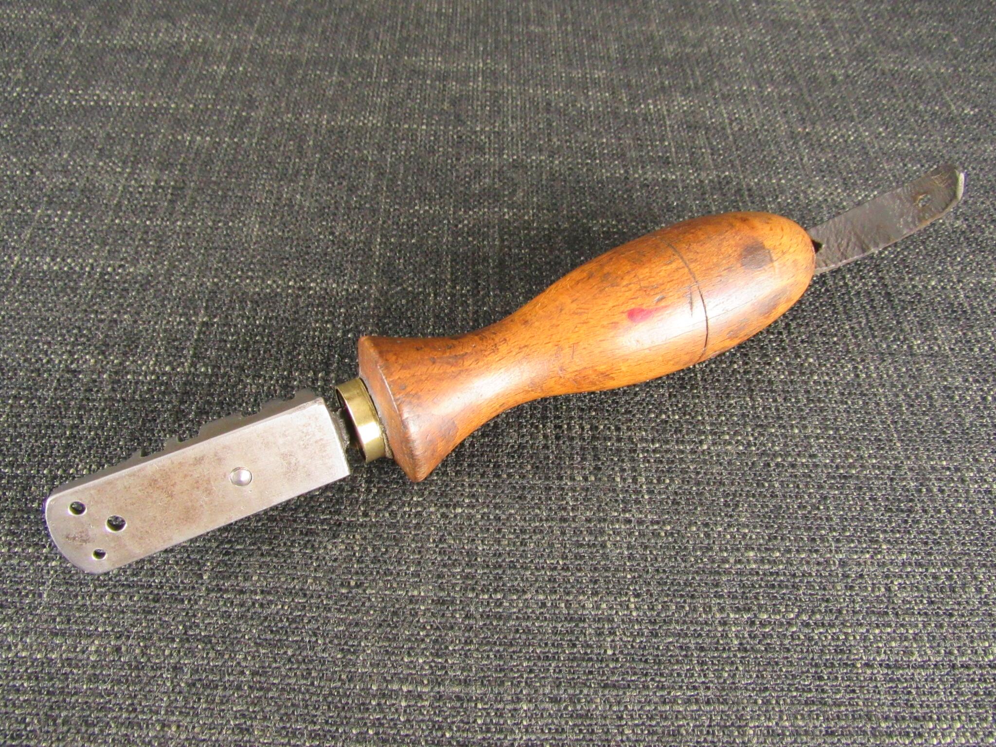 ULLATHORNE Leather Lace Making Tool *SOLD*