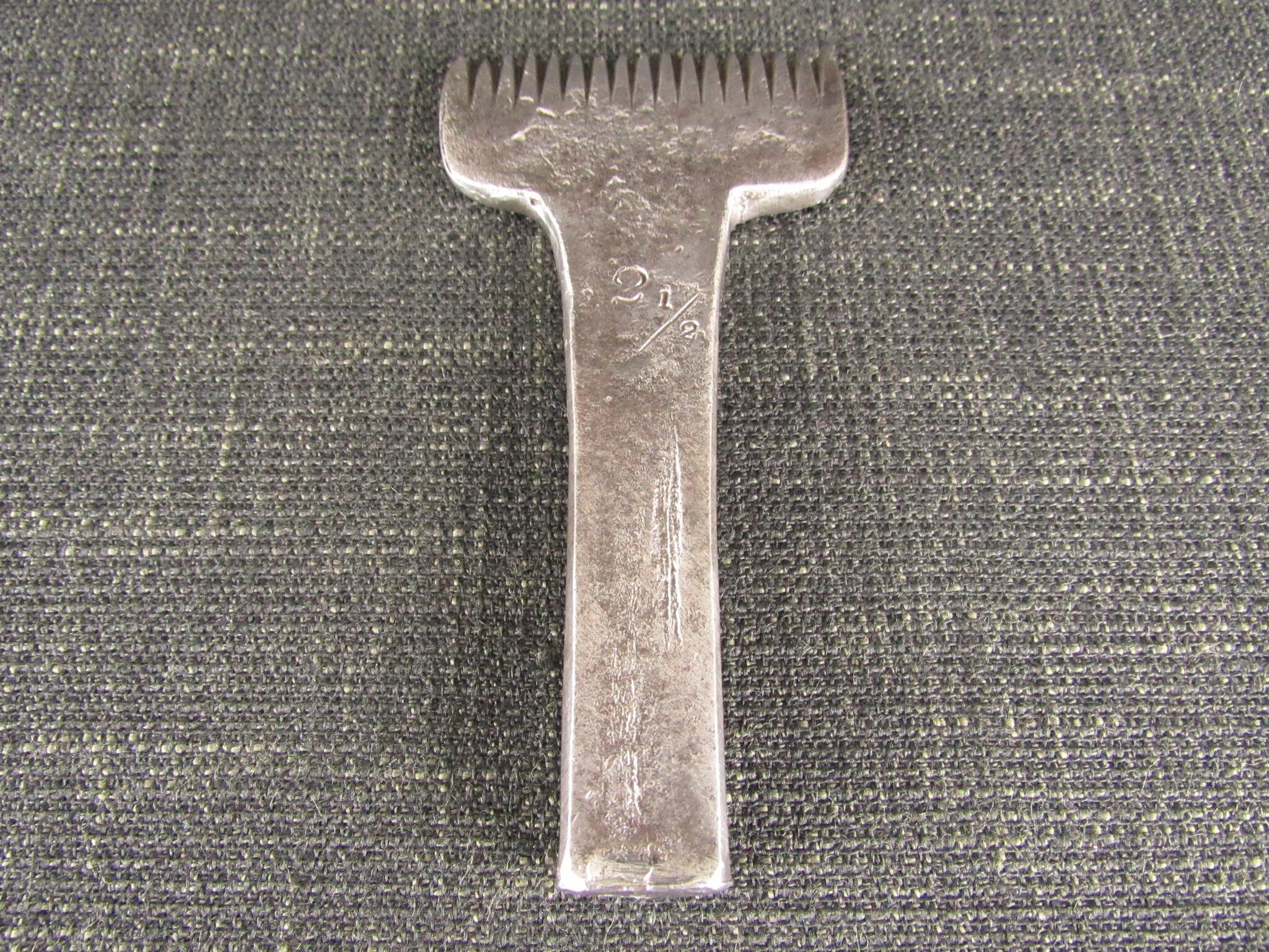 Large Pinking Iron Punch - 2 1/2 inch *SOLD*