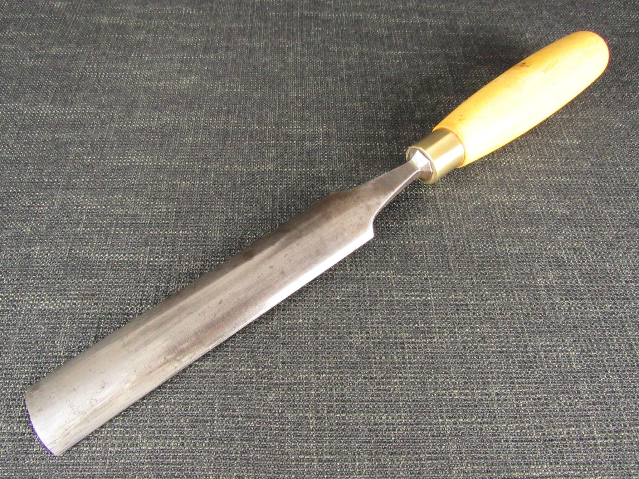 Large HOWARTH Paring Gouge - 1 1/2 inch *SOLD*