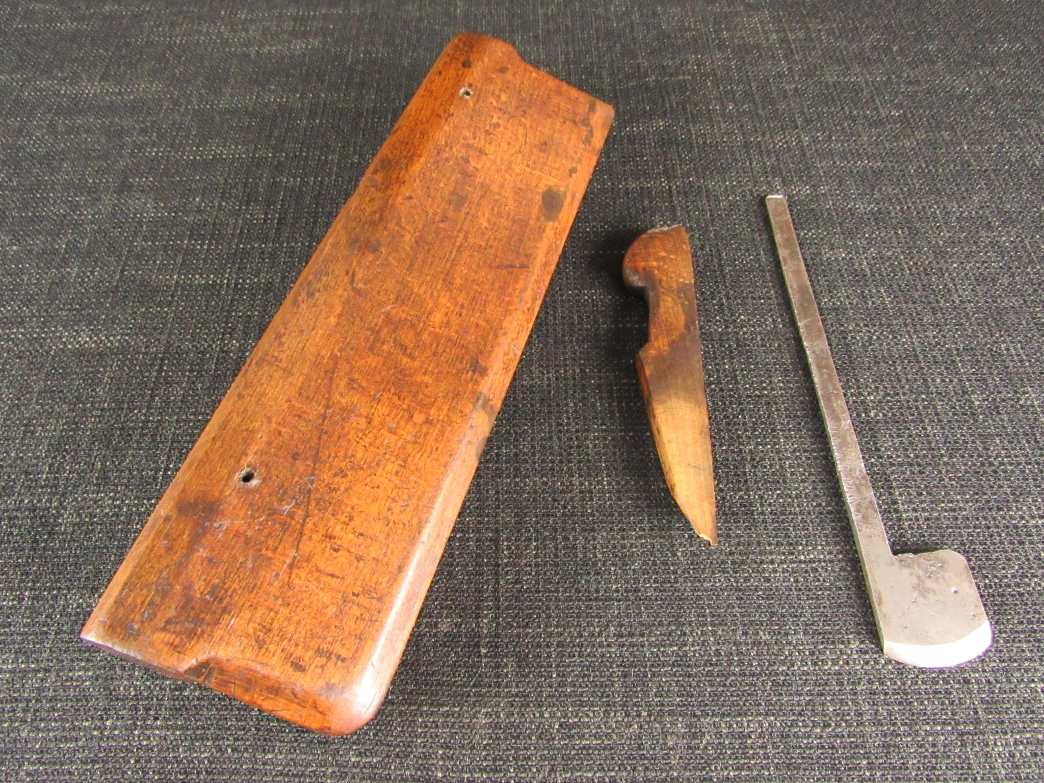 Rare JOHN LAYTON Early Moulding Plane *SOLD*