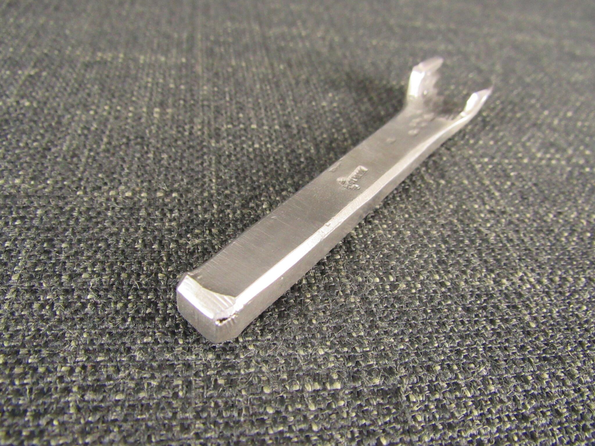 MARPLES Half Round Pinking Iron Punch *SOLD*