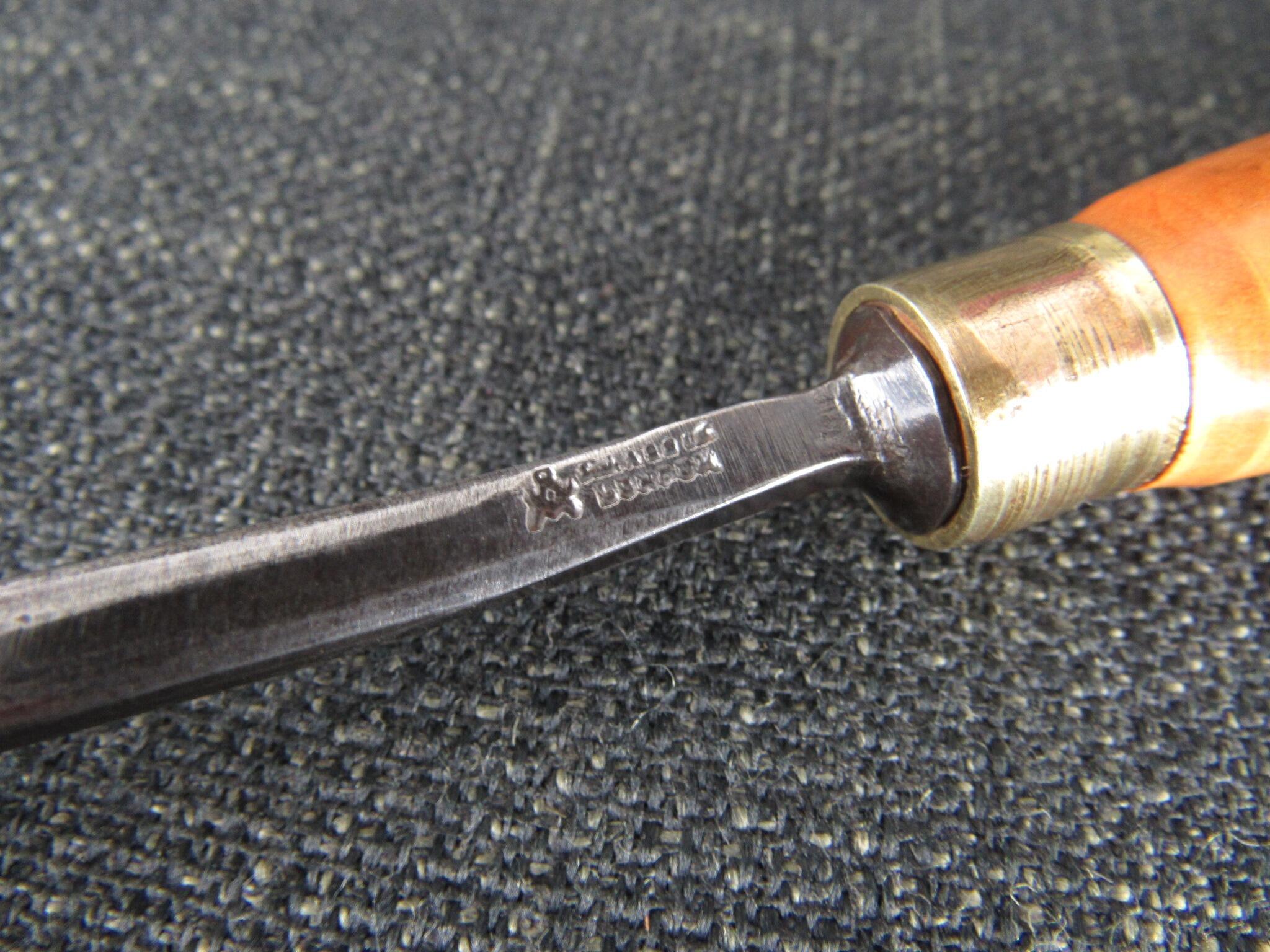 SJ ADDIS London No 16 Curved Carving Gouge - 7mm