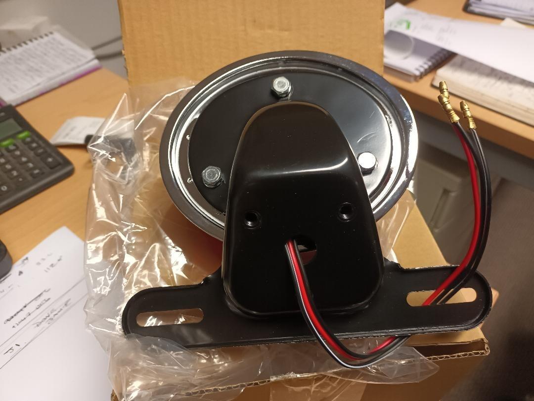 TAIL LIGHT ASSEMBLY: OVAL (pattern) Z1-900/z900RS