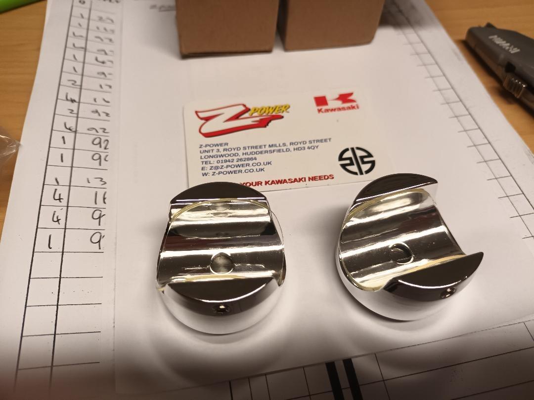 CHROME CLOCK AND THERMOMETER SET