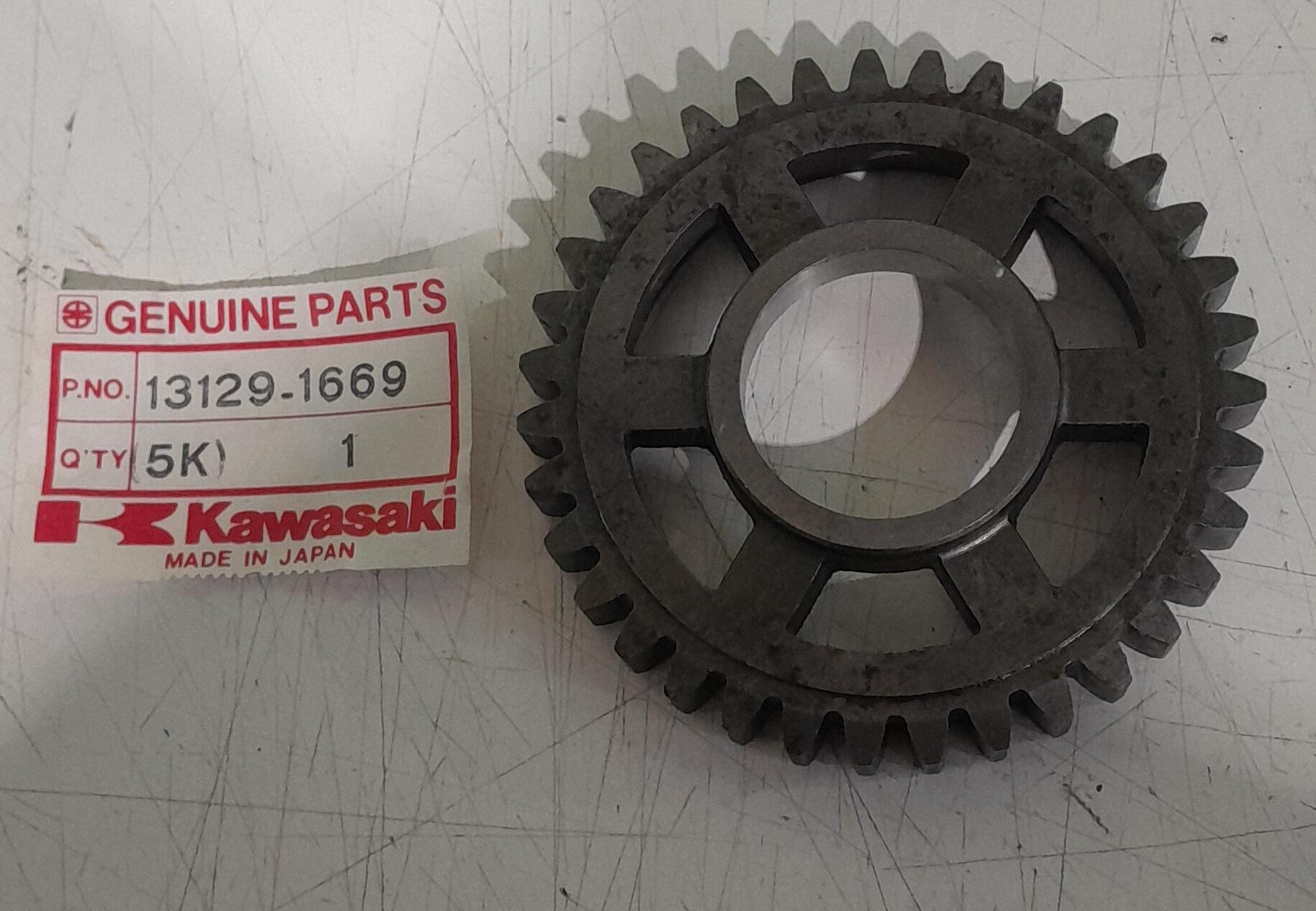 KAWASAKI GEAR OUTPUT 3RD ZX1000 13129-1669
