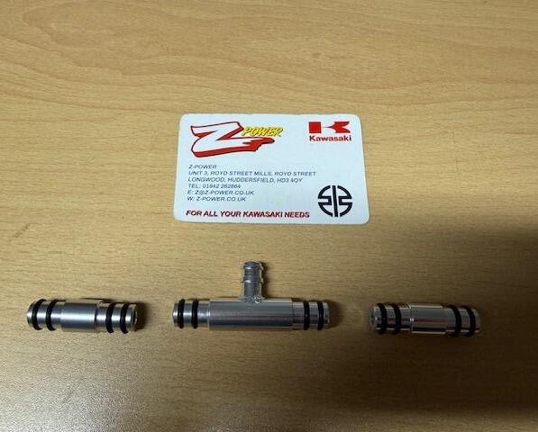 CARB LINK AND T-PIECE PIPE SET Z1000/650