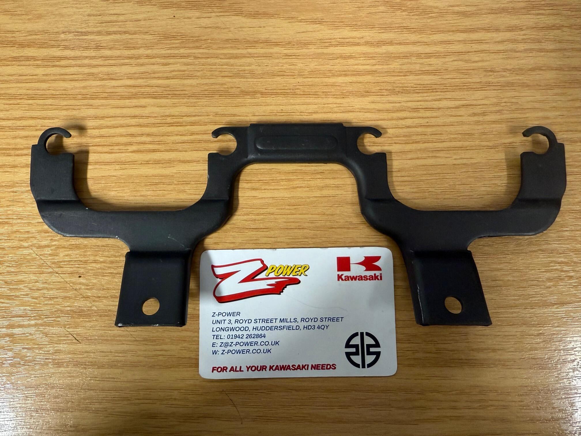METER/CLOCK BRACKET: Z1100B/Z550H/Z750R