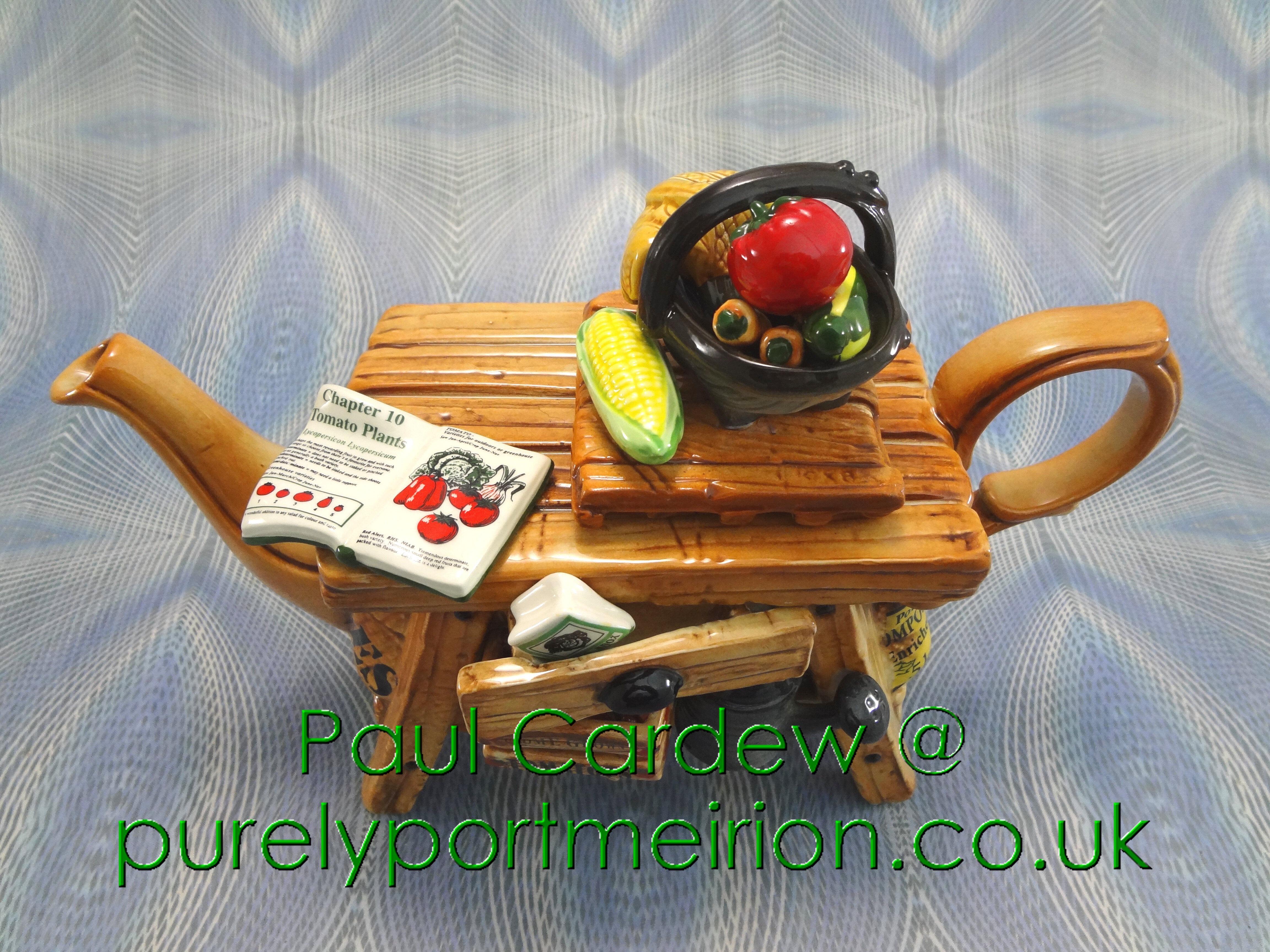 Paul Cardew Design Large Gardeners Bench Teapot, TP325