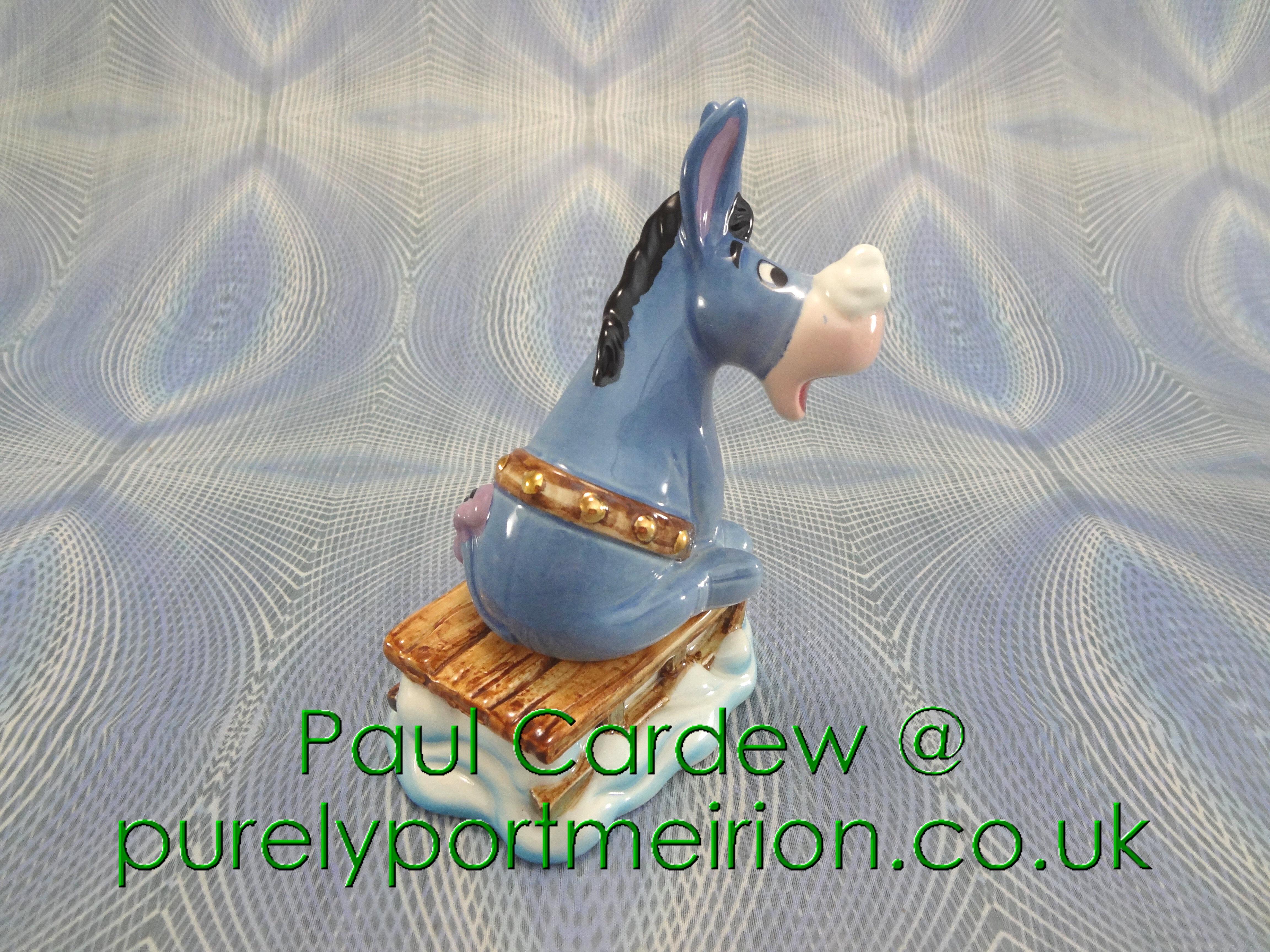 Paul Cardew Design Disney Showcase Winter Pooh Placement Piece, TP336