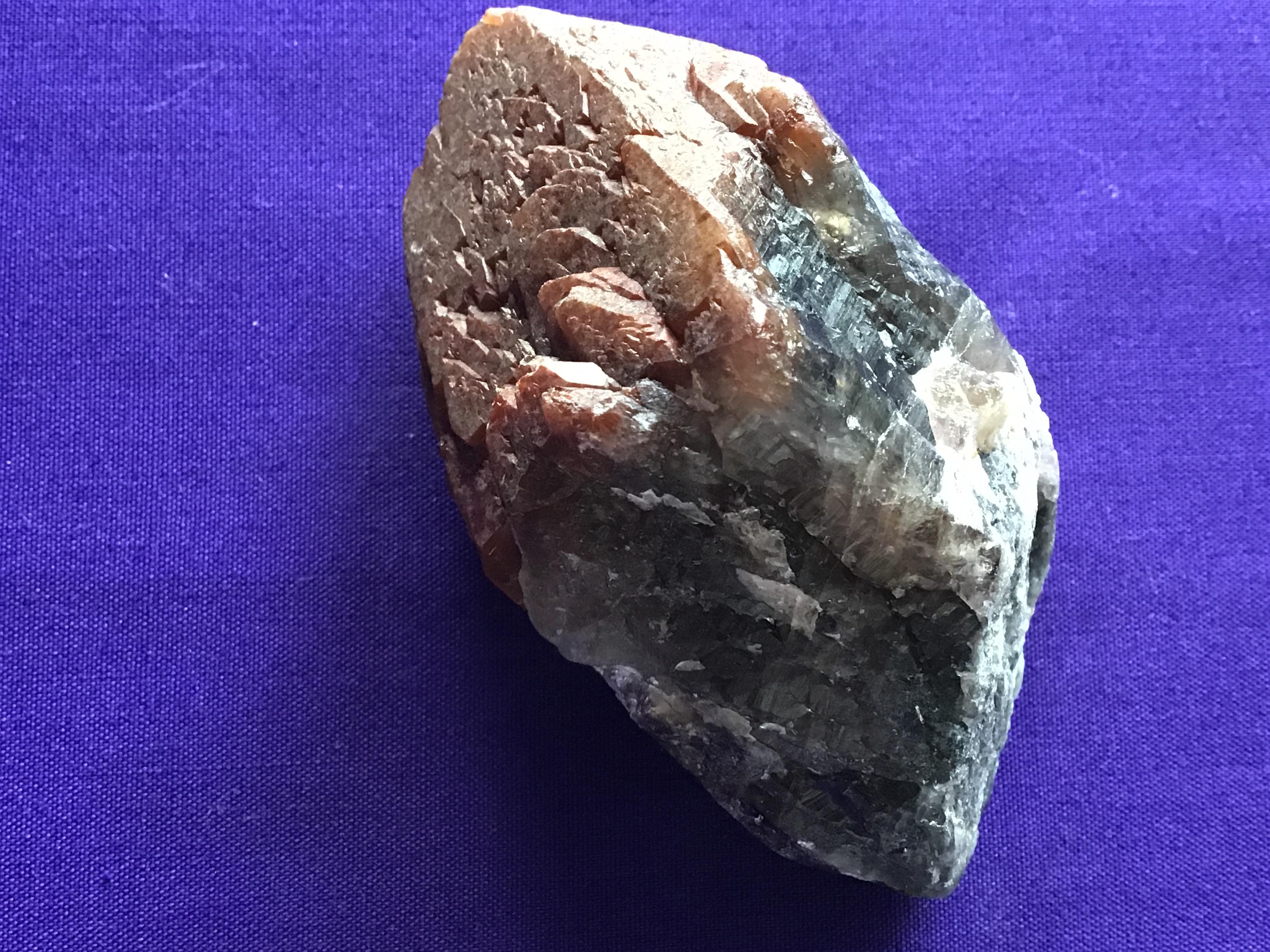 S1750 Thunder Bay (red capped) Amethyst point