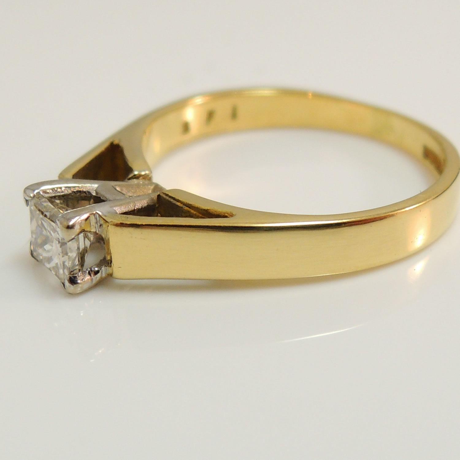 Sold Archive RI03400