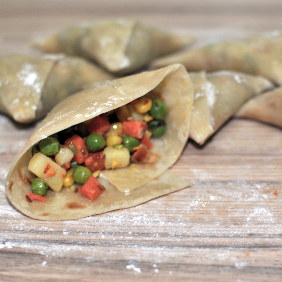 Spicy Mix Vegetable Samosas, Vegetarian | Arzu Samosa Savouries