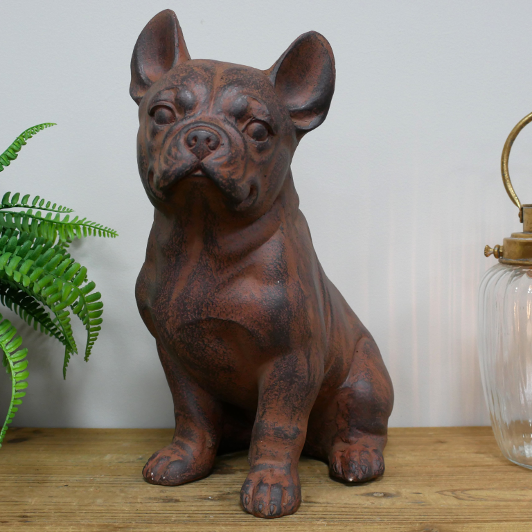 SITTING FRENCHIE DOG