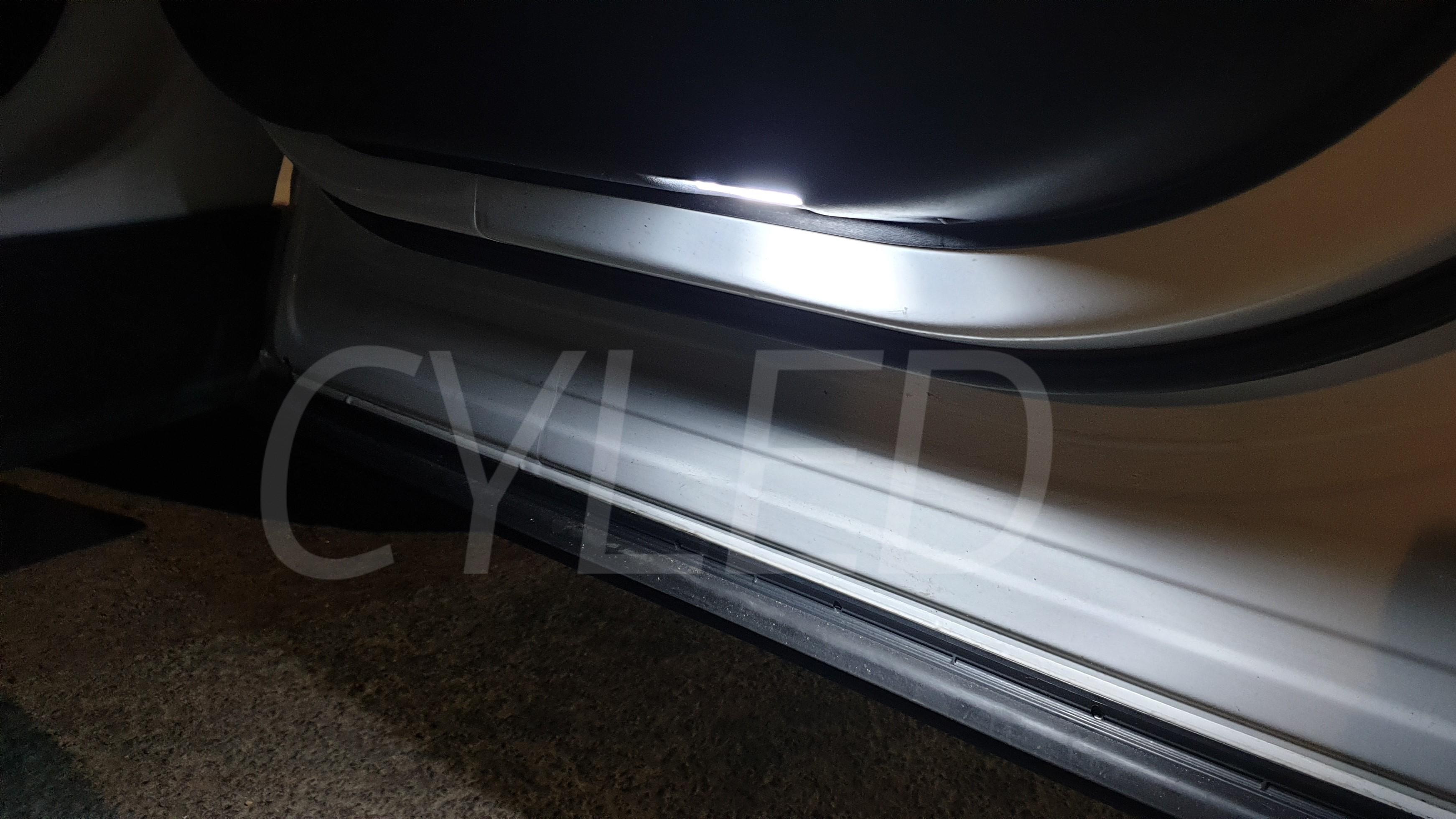 Land Rover Discovery 5 L462 LED door puddle light units.