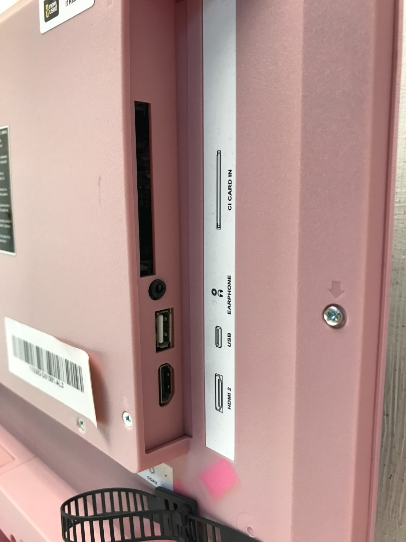 Technika 22'' Full HD Digital LED TV with Built-In DVD (read description)