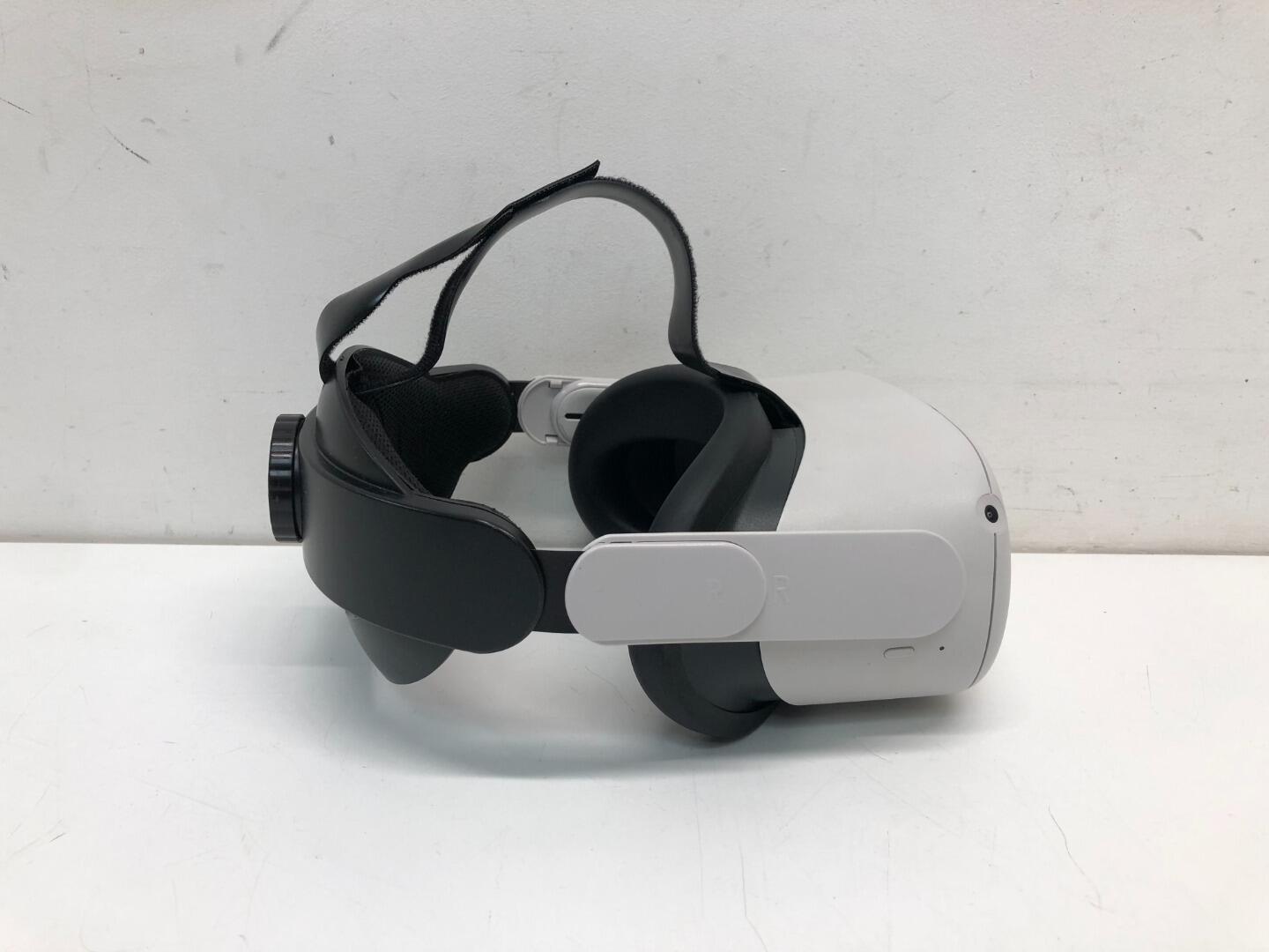 Oculus Quest 2 Virtual Reality Gaming Headset