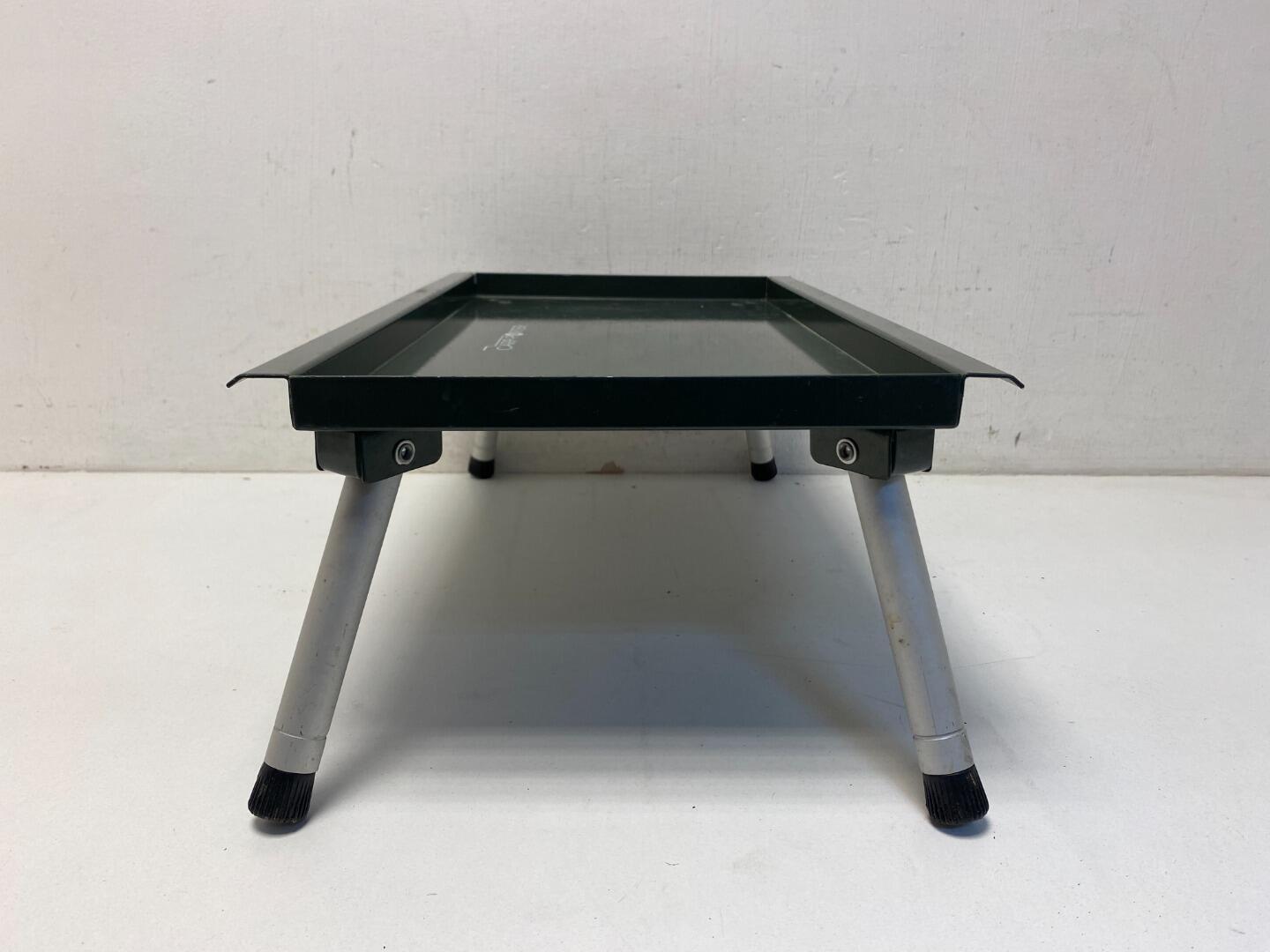 Carp Porter Table