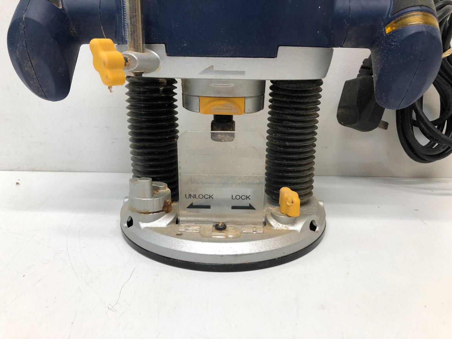 MacAllister MRO1200 Plunge Router