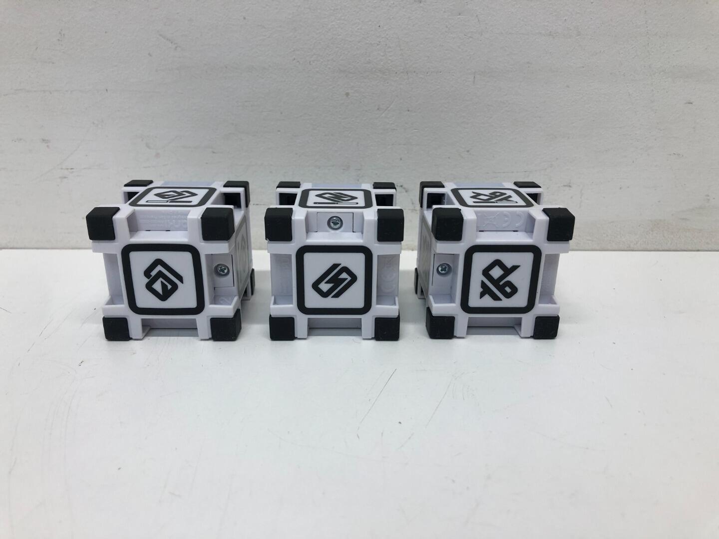 Anki Cozmo Robot Base Kit with Tread Pack (000-00067)