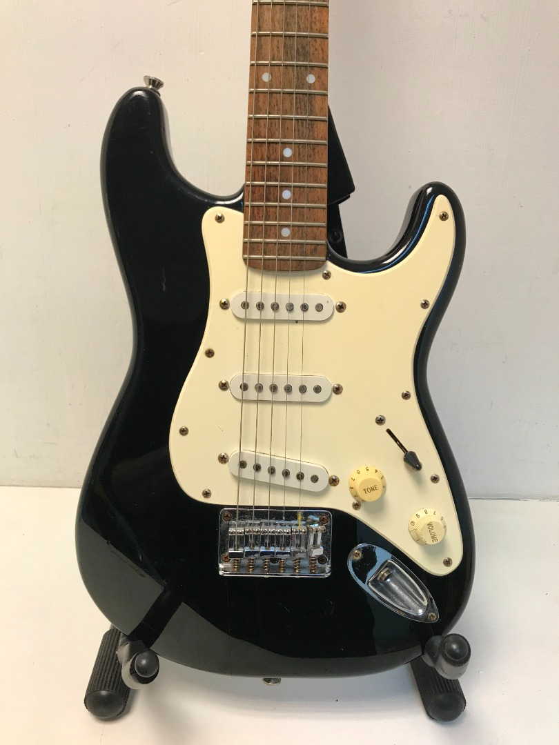 Fender Squier Mini Stratocaster Electric Guitar (read description)