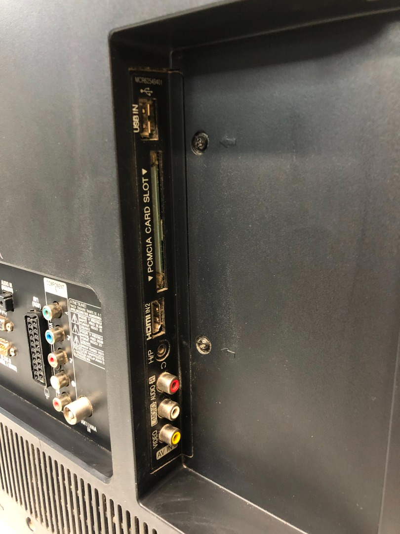 LG 32LD420 32'' Full HD Digital LCD TV (no stand)