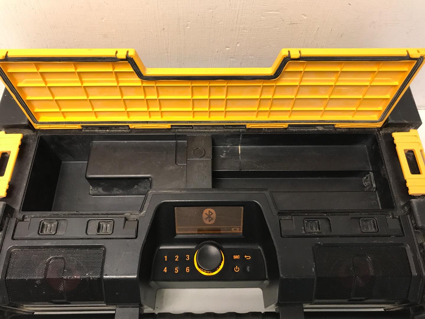DeWalt DWST1-75663-GB Bluetooth DAB Worksite Radio