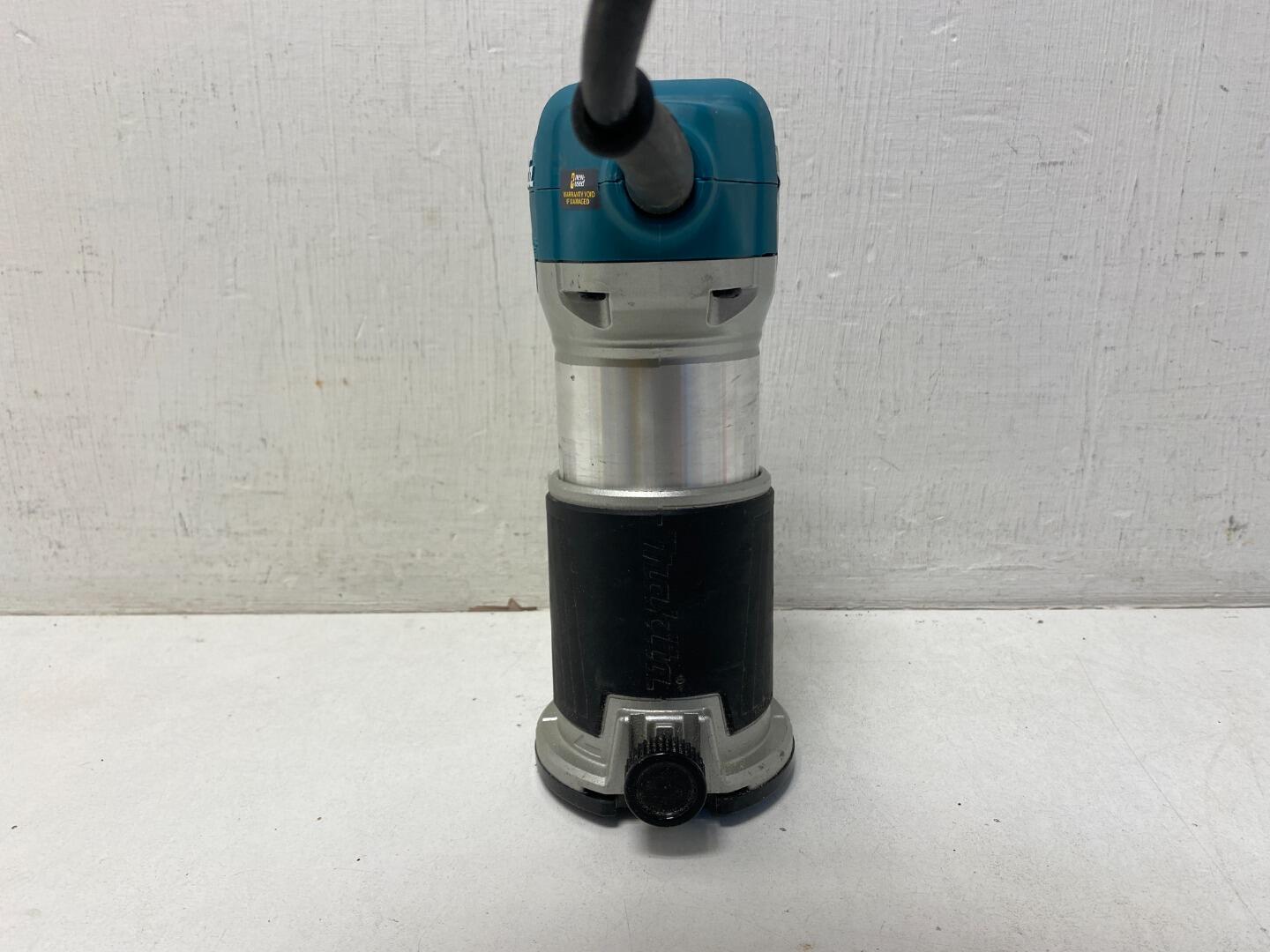 Makita RT0700C 240V Router