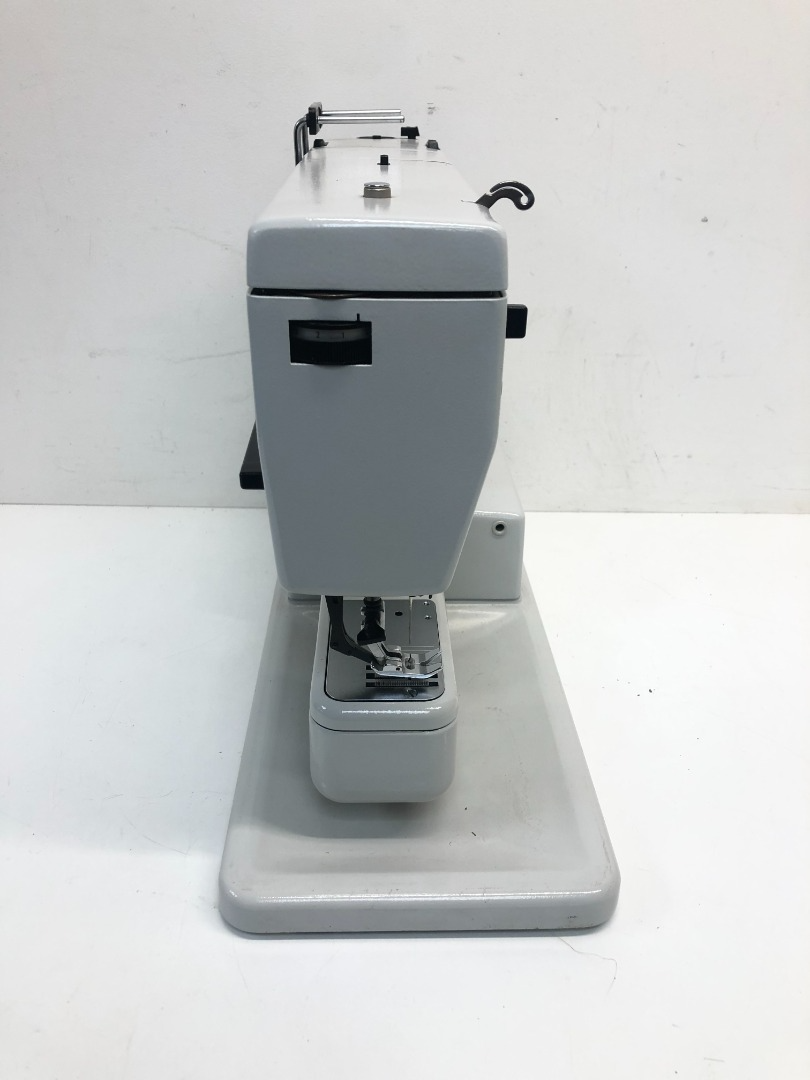 Pfaff 1222 Electric Sewing Machine