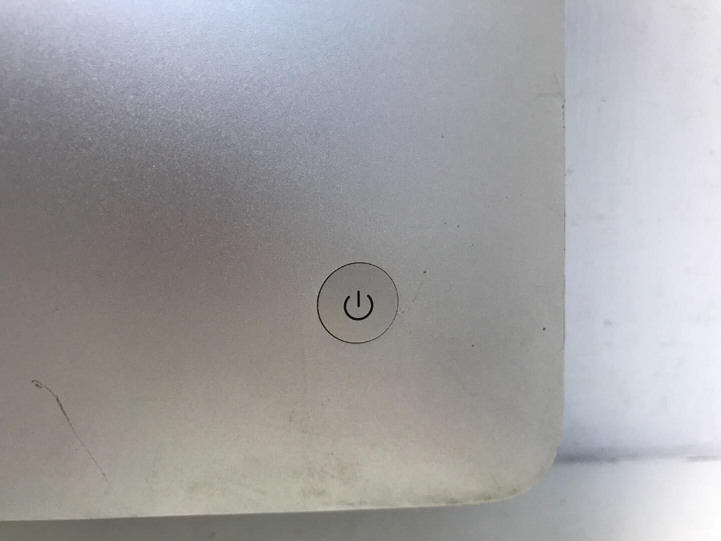 Apple iMac 21.5'' A1311 Mid 2011 2GB RAM 500GB Desktop Computer