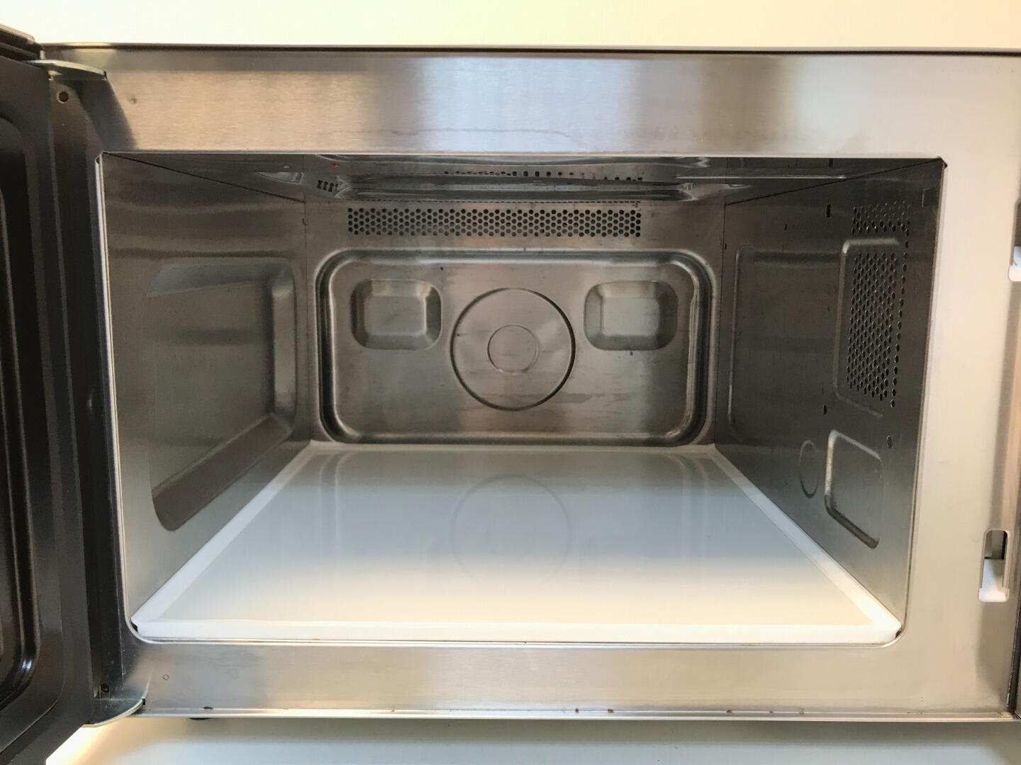 Sharp R-21 ATP 1000W Commercial Microwave Oven