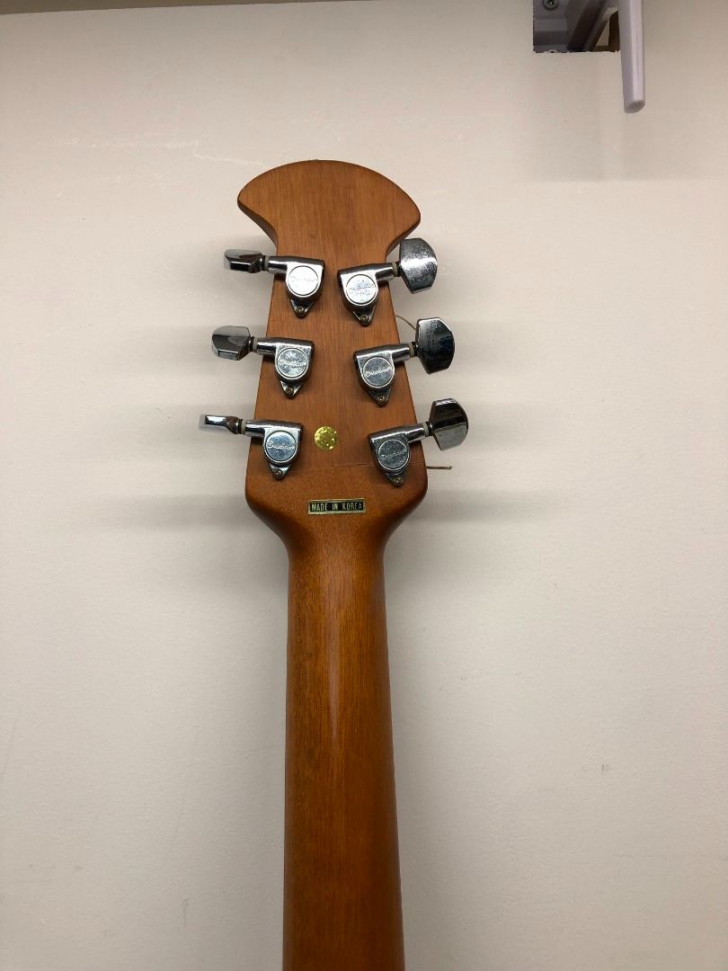 Ovation Celebrity CC024 Semi Acoustic Guitar