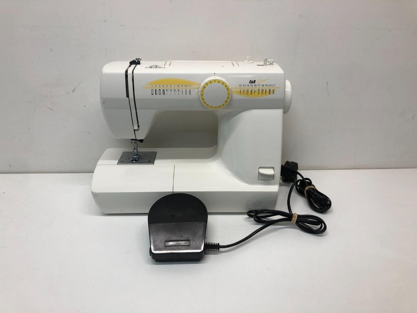 E & R Classic EC21 RS2000 Electric Sewing Machine