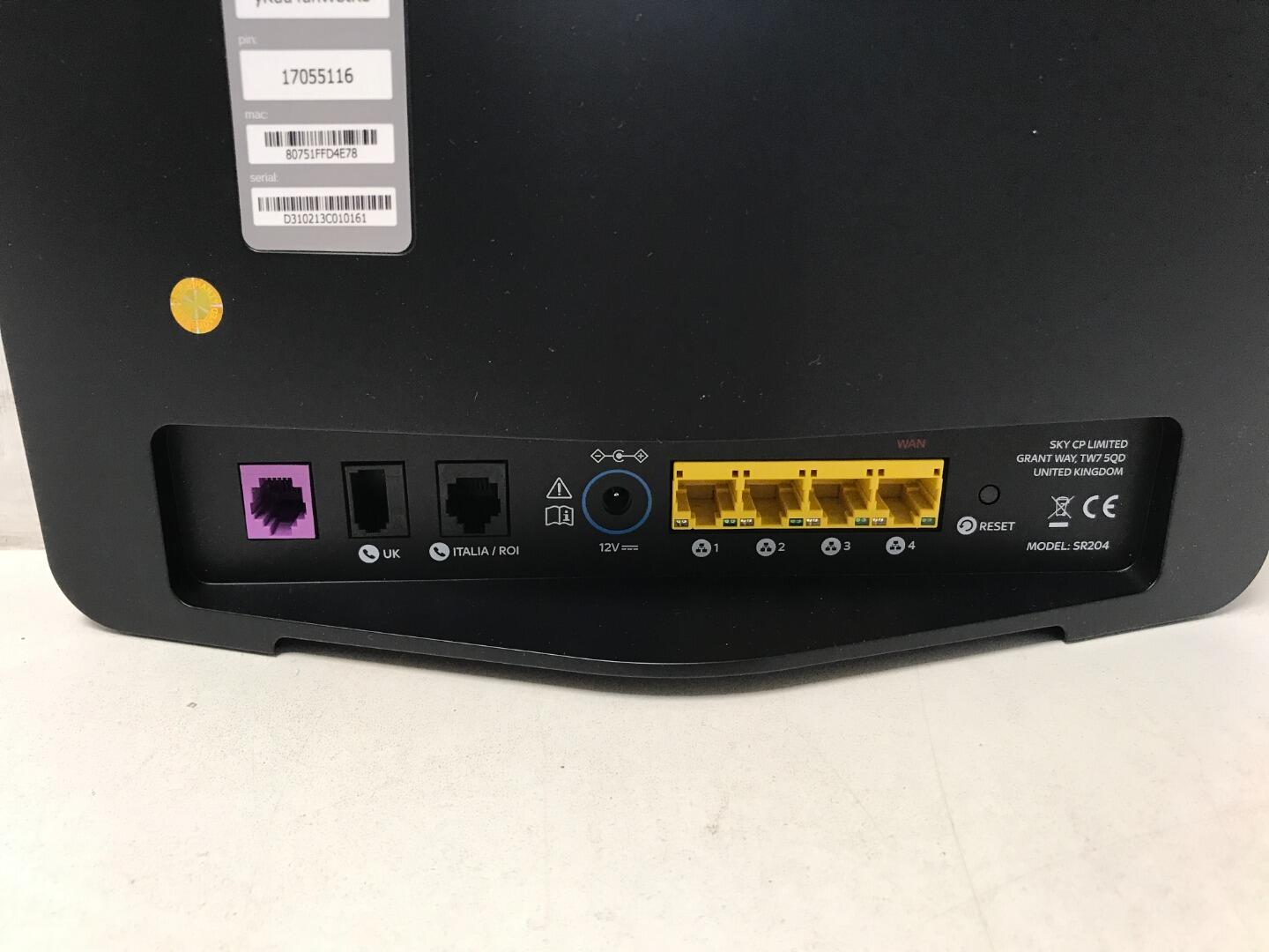 Sky Hub SR204 Wireless Broadband Router (read description)