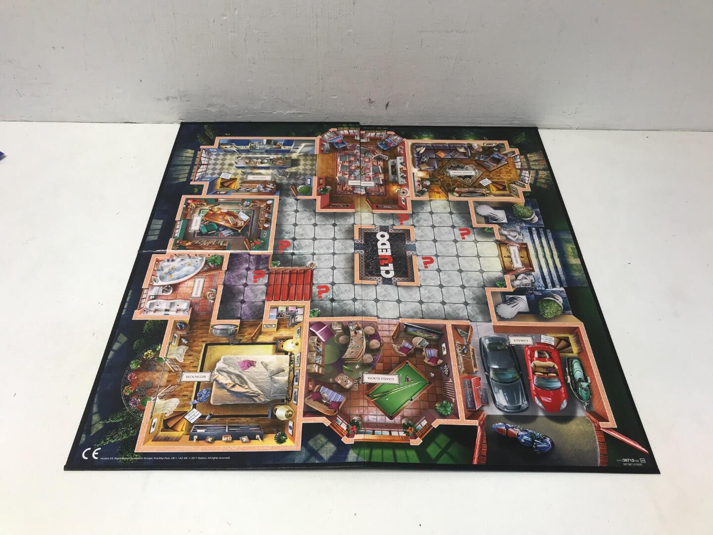 Hasbro Cluedo Classic Murder Mystery Game