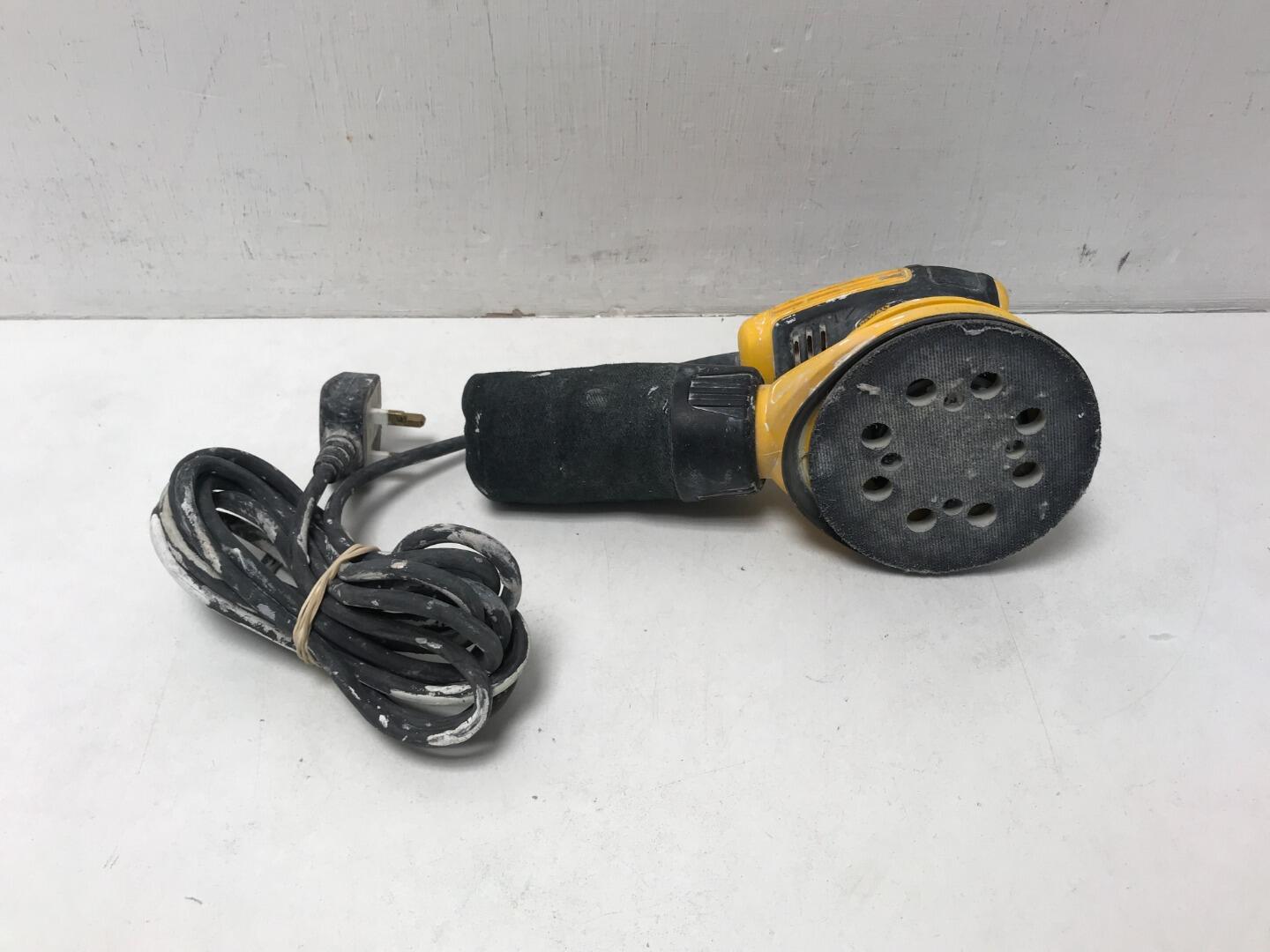 DeWalt DWE6423 240V 280W Orbital Sander