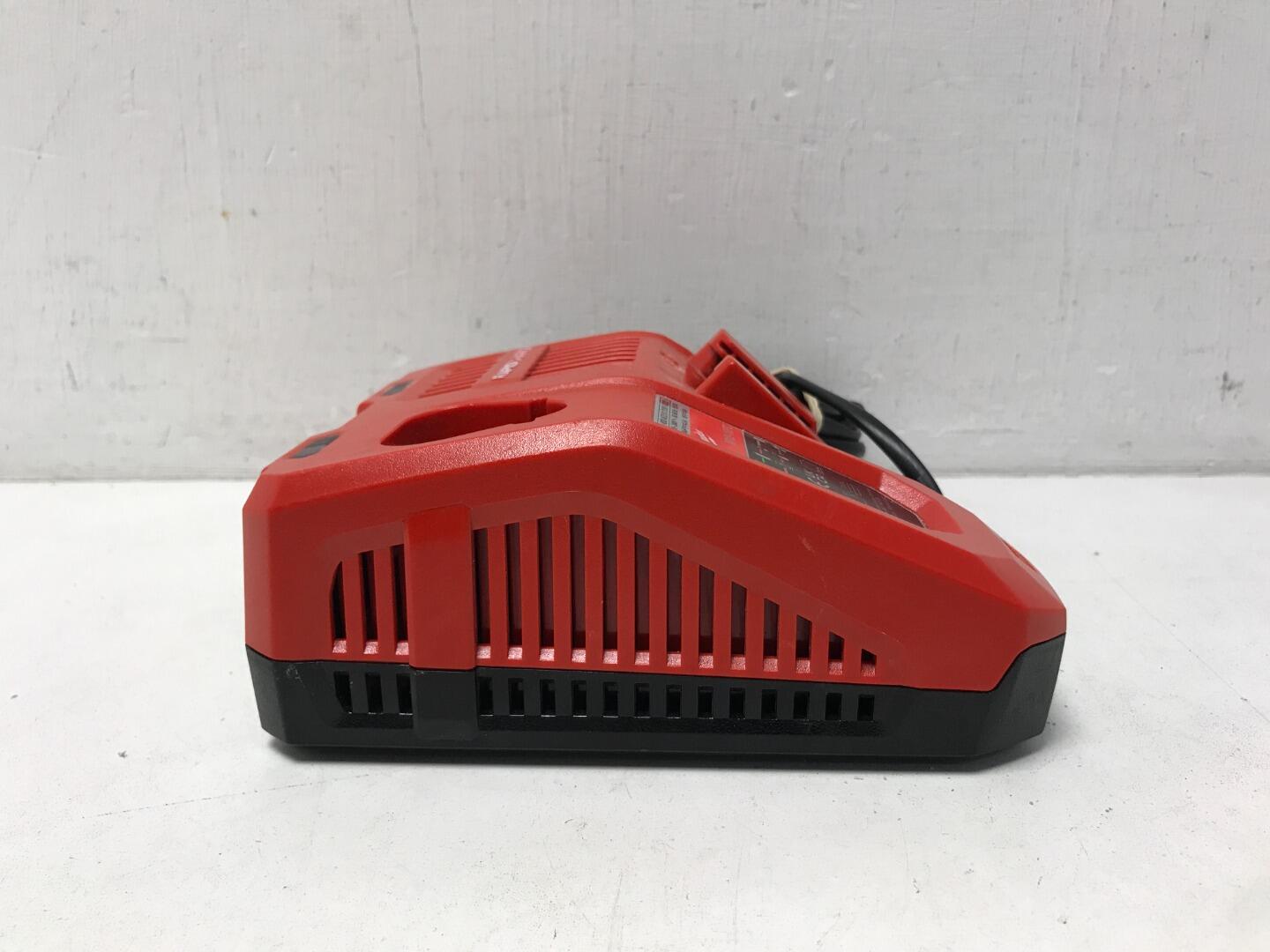 Milwaukee M12-18FC Rapid Battery Charger