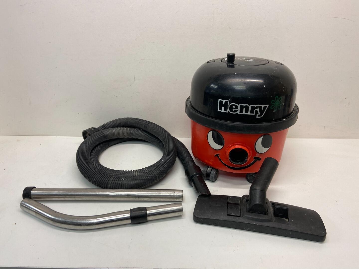 Numatic Henry HVR200-12 Vacuum Cleaner