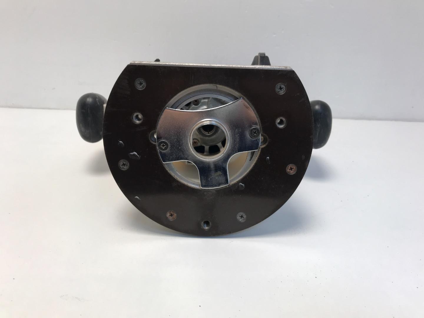 DeWalt DW625E Plunge Router