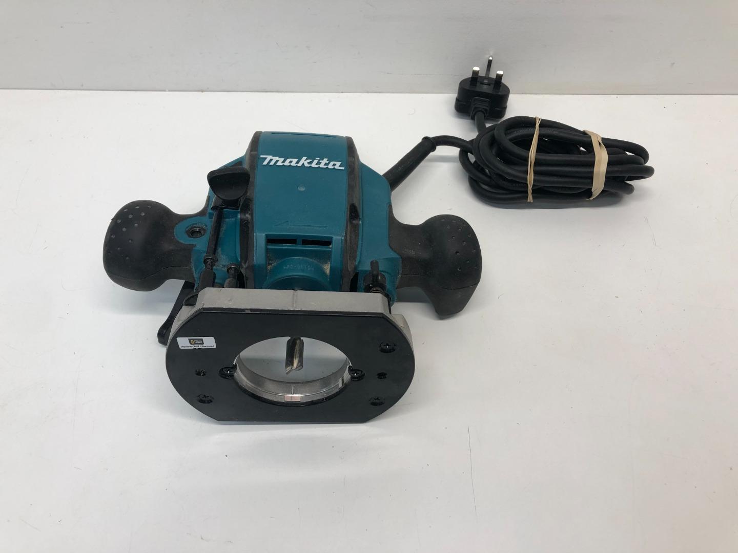 Makita RP0900 240V Plunge Router